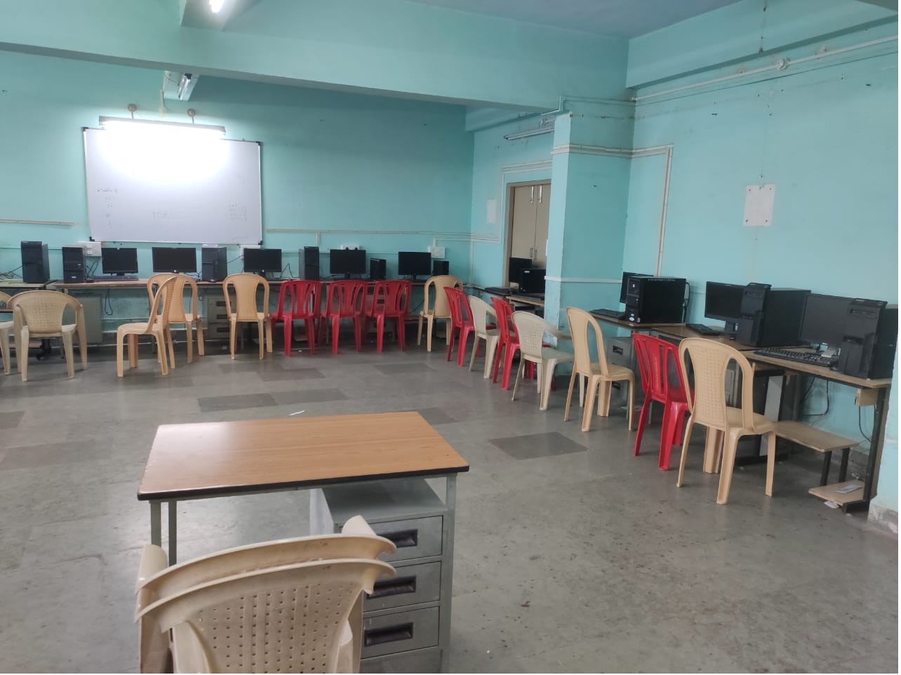 Computer Lab – Department Of Electronics & Telecommunication Engineering